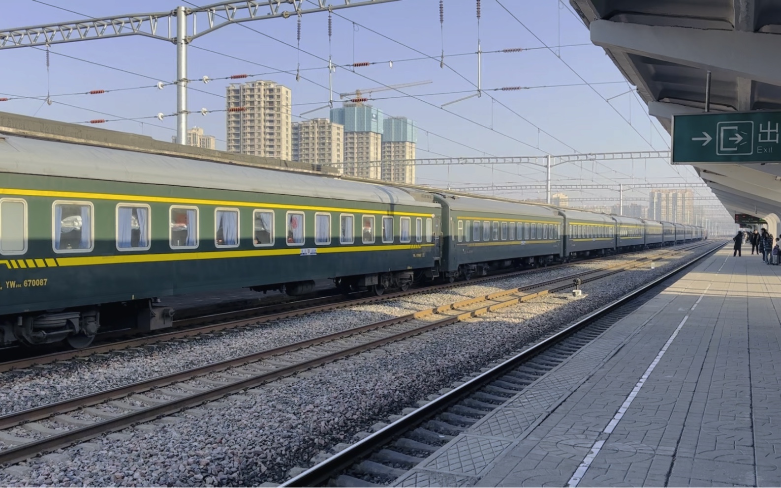 T168次列车进某倒闭站