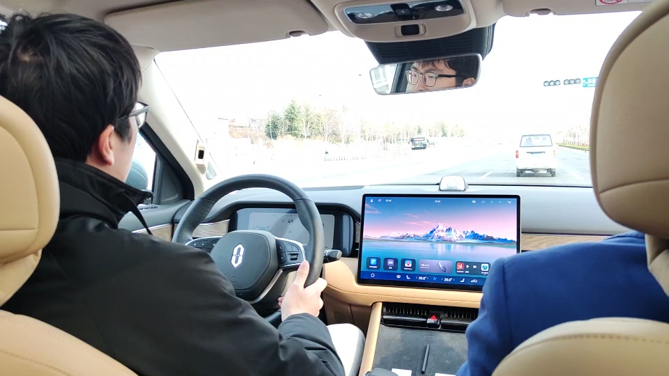 试驾华为问界M7,有开船的感觉