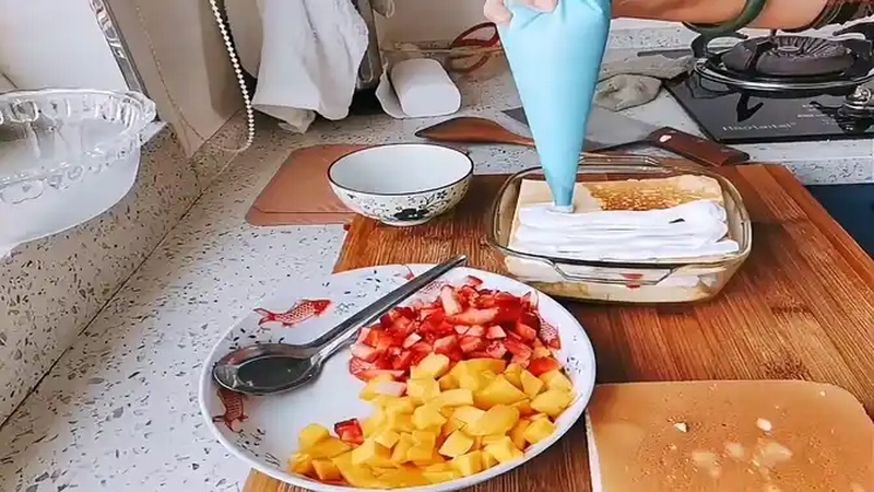 没有烤箱在家也能做蛋糕,做法简单美味