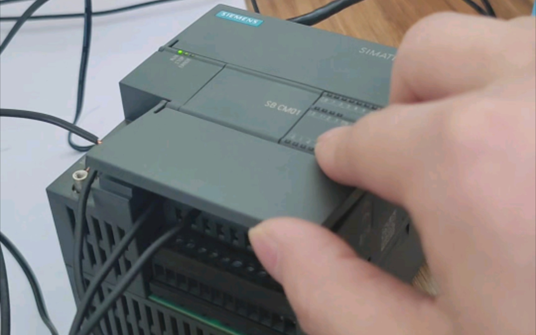 西门子PLC200smart,同时做主站和从站,主站控制变频器,从站通讯DTU,...