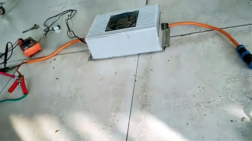 模拟测试电动汽车电池充电器