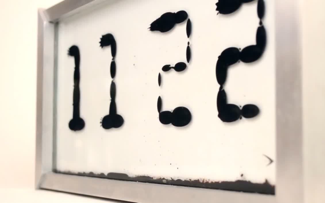 趣事3000:神奇时钟售价5万一台,像是一幅流动的画