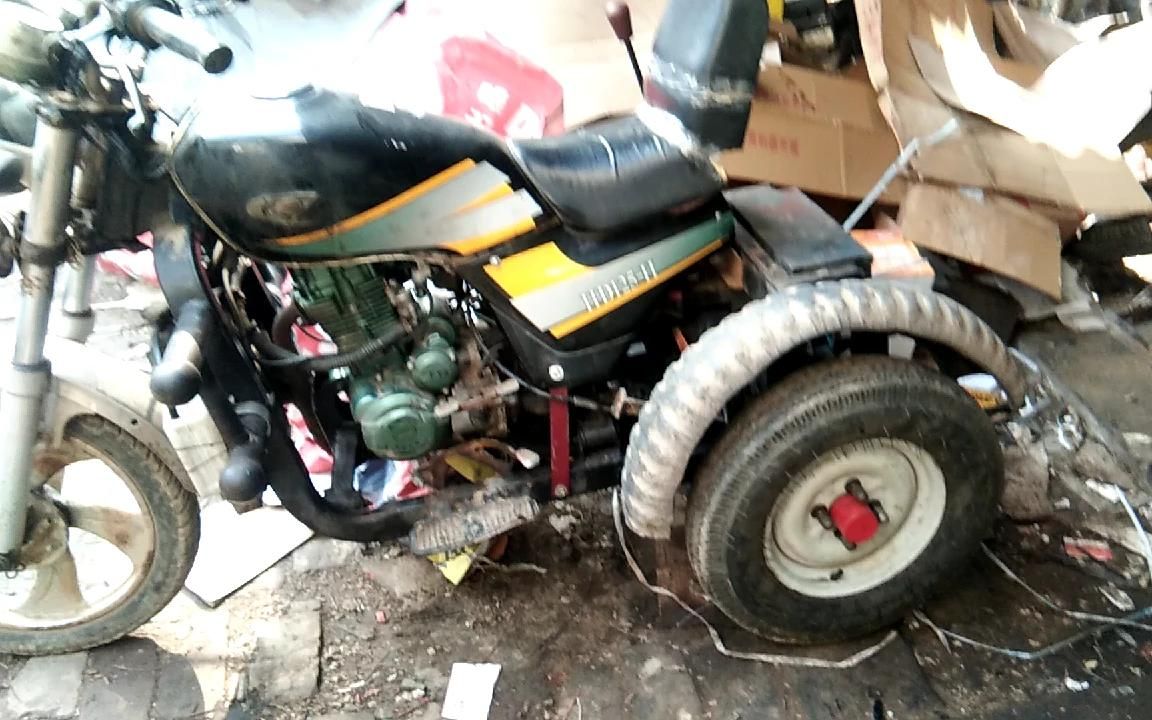 用旧轮胎做泥瓦,视频3