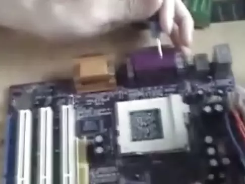 开机电路故障检测,想看更多家电维修视频教程请看右边详情。