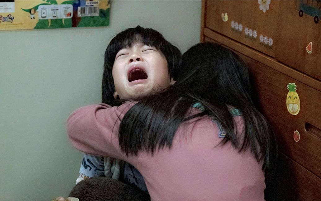 堪比《熔炉》,感谢后妈不杀之恩!韩国最新虐心电影《小委托人》