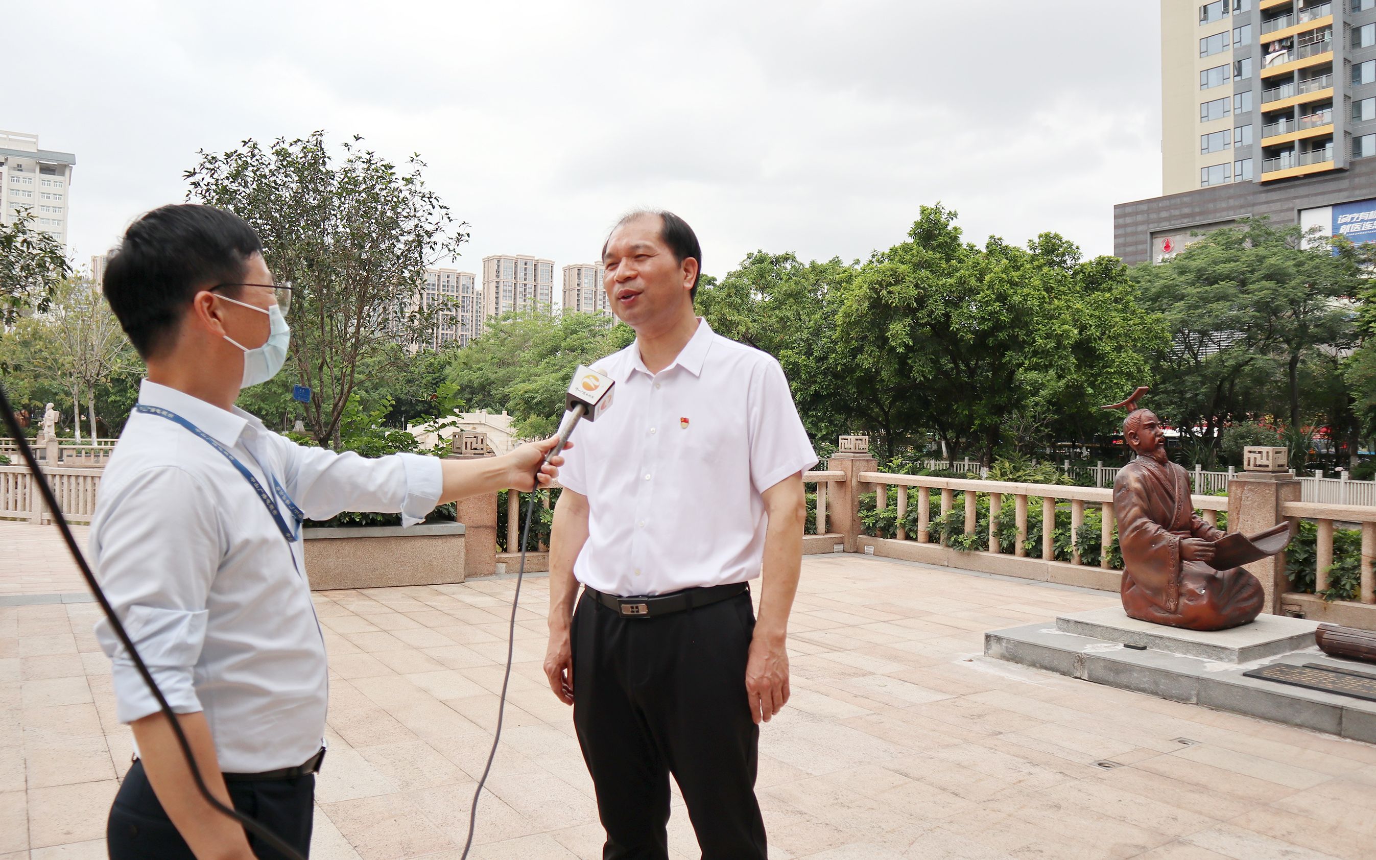 视频新闻“中青班”学员走进市中医院 中山干部培训首次开设中医药...