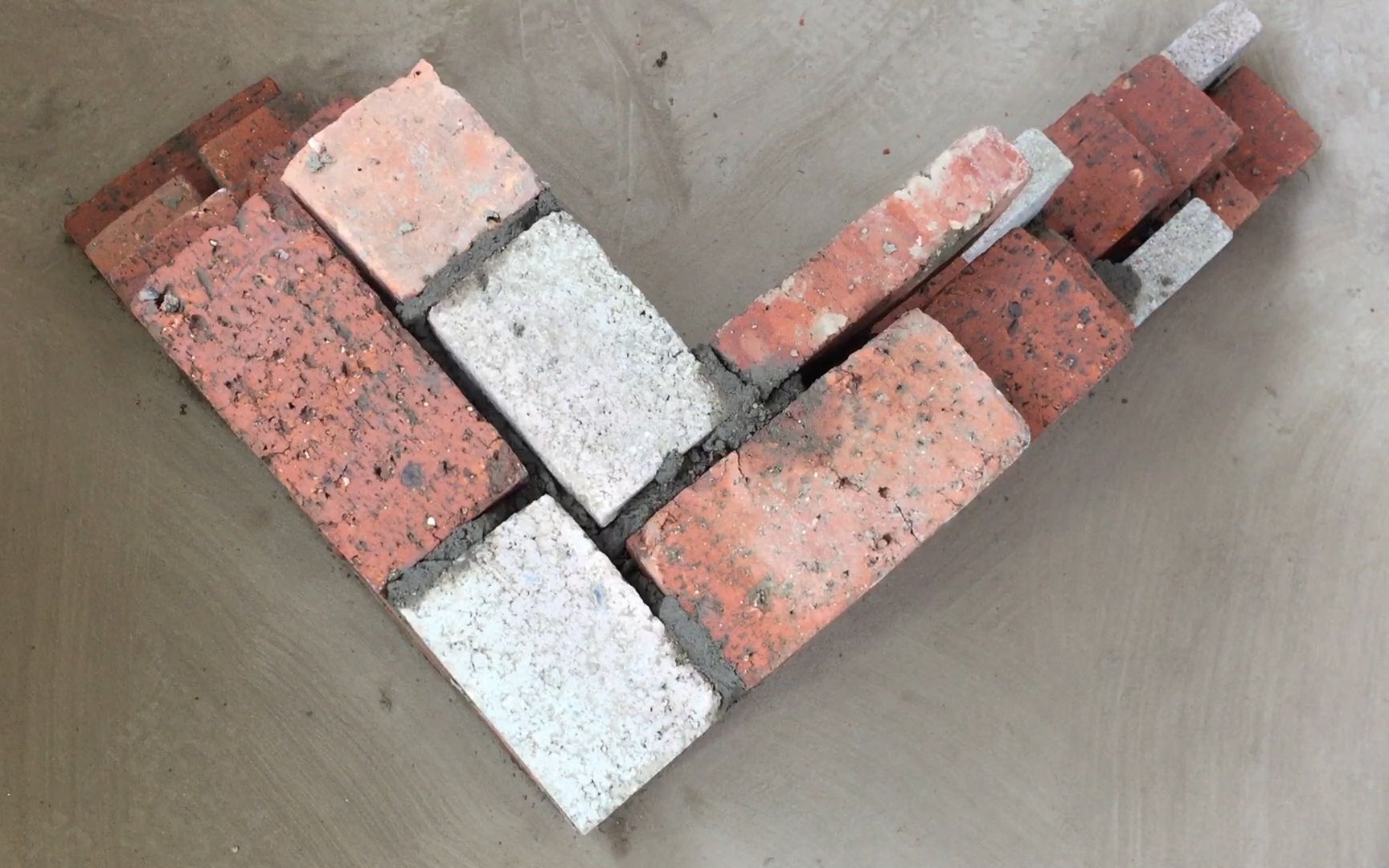 24墙连接18墙墙角砌法,2种实用砌筑,一起搭配怎么砌最快?