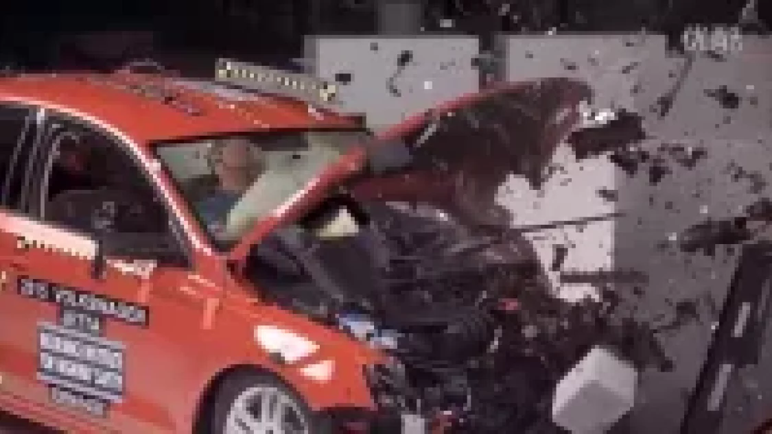 日系车和德系车碰撞试验视频对比