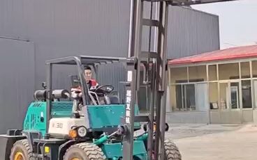 工程泥泞地用3吨越野四驱叉车带侧移