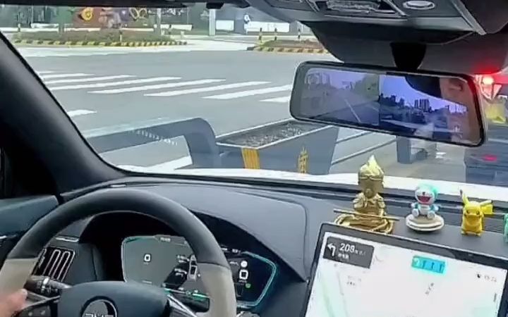 流媒体后视镜行车记录仪!对比原车效果展示