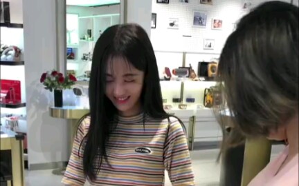 【鞠婧祎】谁说老干部不会敲电脑的 来看一下键盘技术展示吧!哈哈哈...