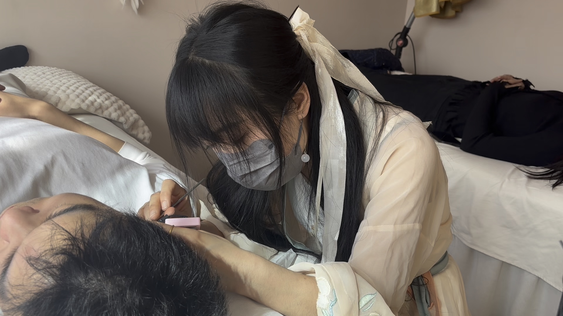 无配音无滤镜,沉浸式取耳皮