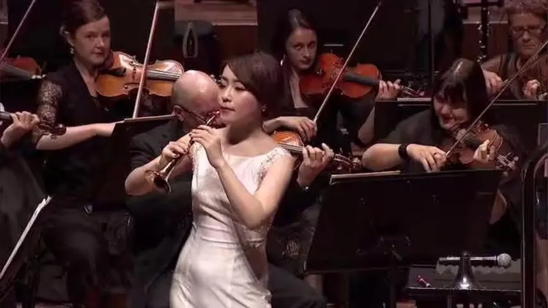 一曲《百鸟朝凤》引全场惊叹!