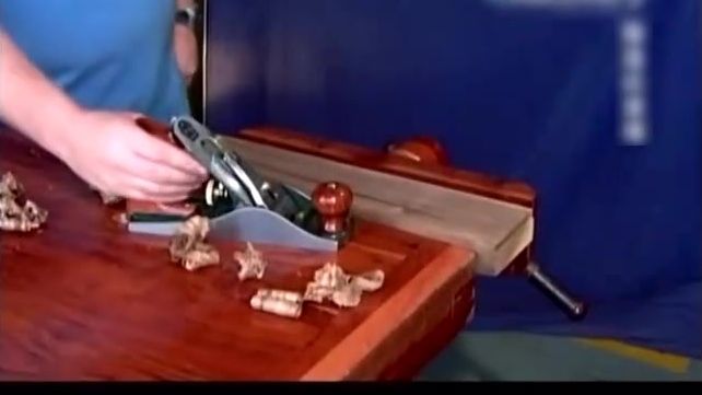 木匠用的刨子是怎么做的,大概你们也不知道什么叫刨子