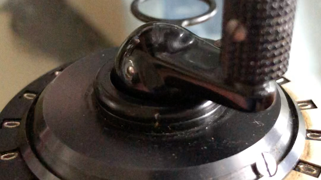 上世纪60年代德国黑科技巴掌大小的手摇计算器curta, 这里演示的是...