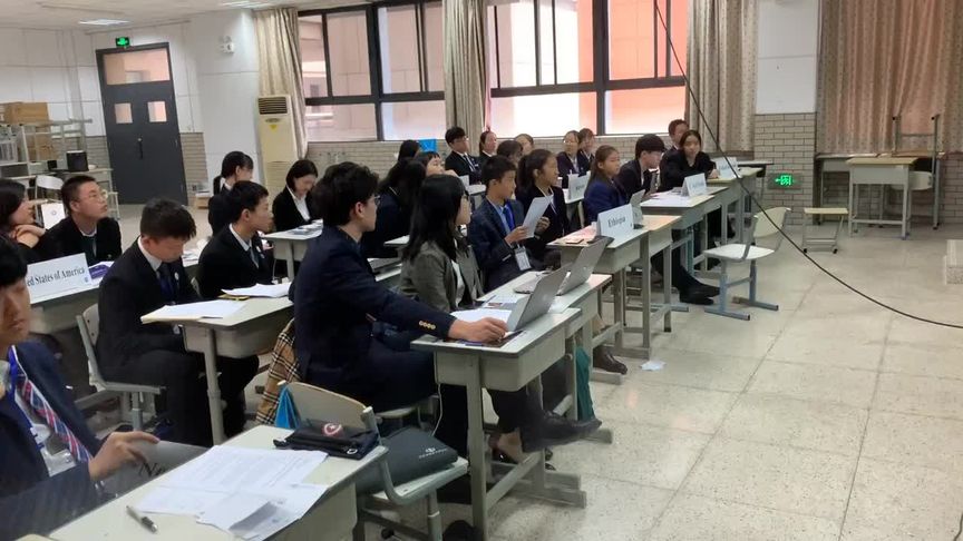 这里是模拟联合国安理会关于南苏丹局势问题特别会议的现场!第