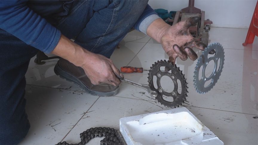 摩托车链条和大小链轮质量好坏怎么知道?教你一招让你轻松识别