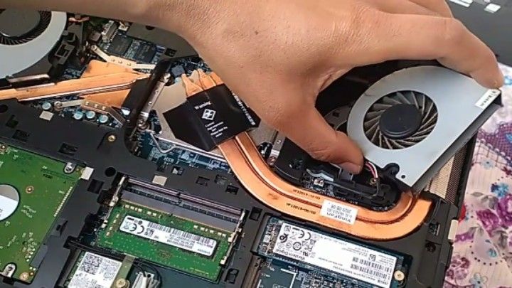 神州战神笔记本电脑鲁大师报警cpu温度过高,如何拆开后盖清灰?