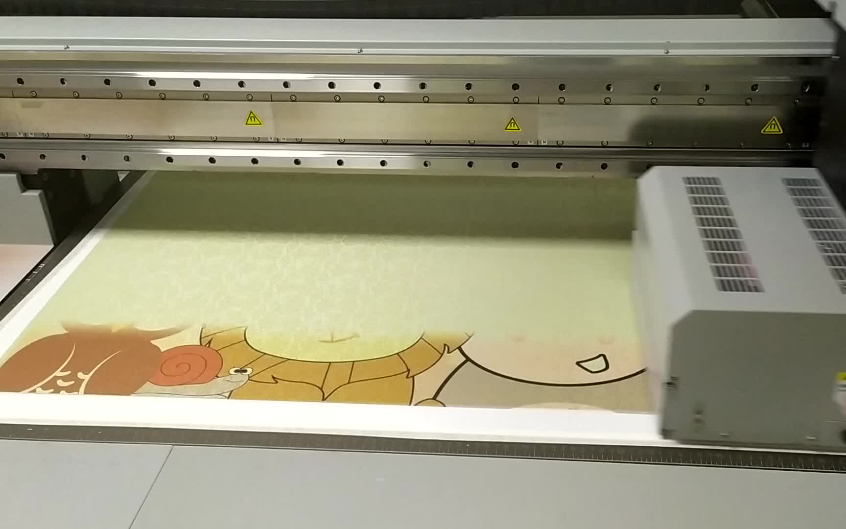 uv打印机墙布彩印喷绘