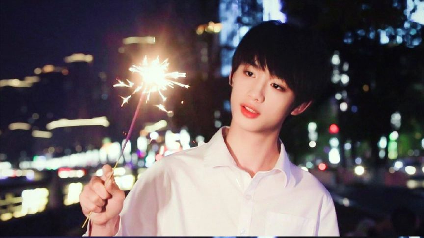TF家族二代成员童年照大曝光,回顾第一次微博,让人爆哭的回忆