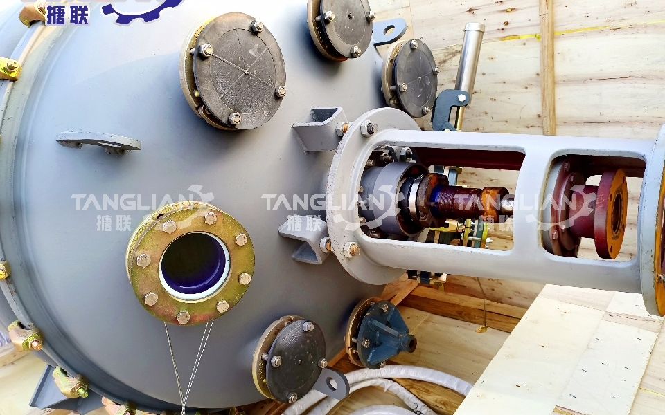 搪联小课堂:人孔是由哪些部件构成的?