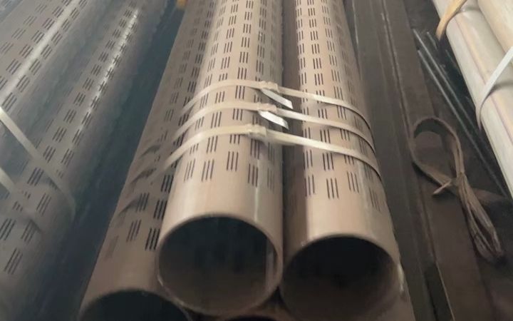 筛漏钢管激光切割无缝钢管加工车间