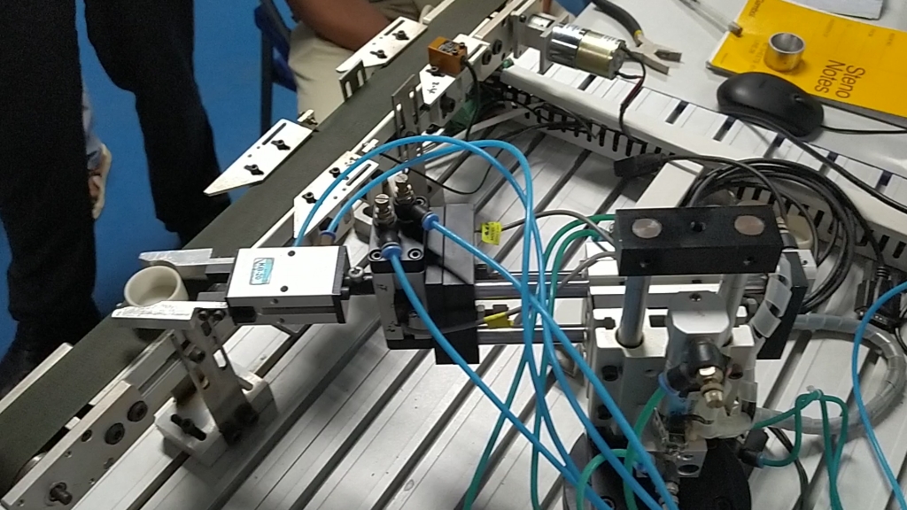 PLC 逻辑控制小练习