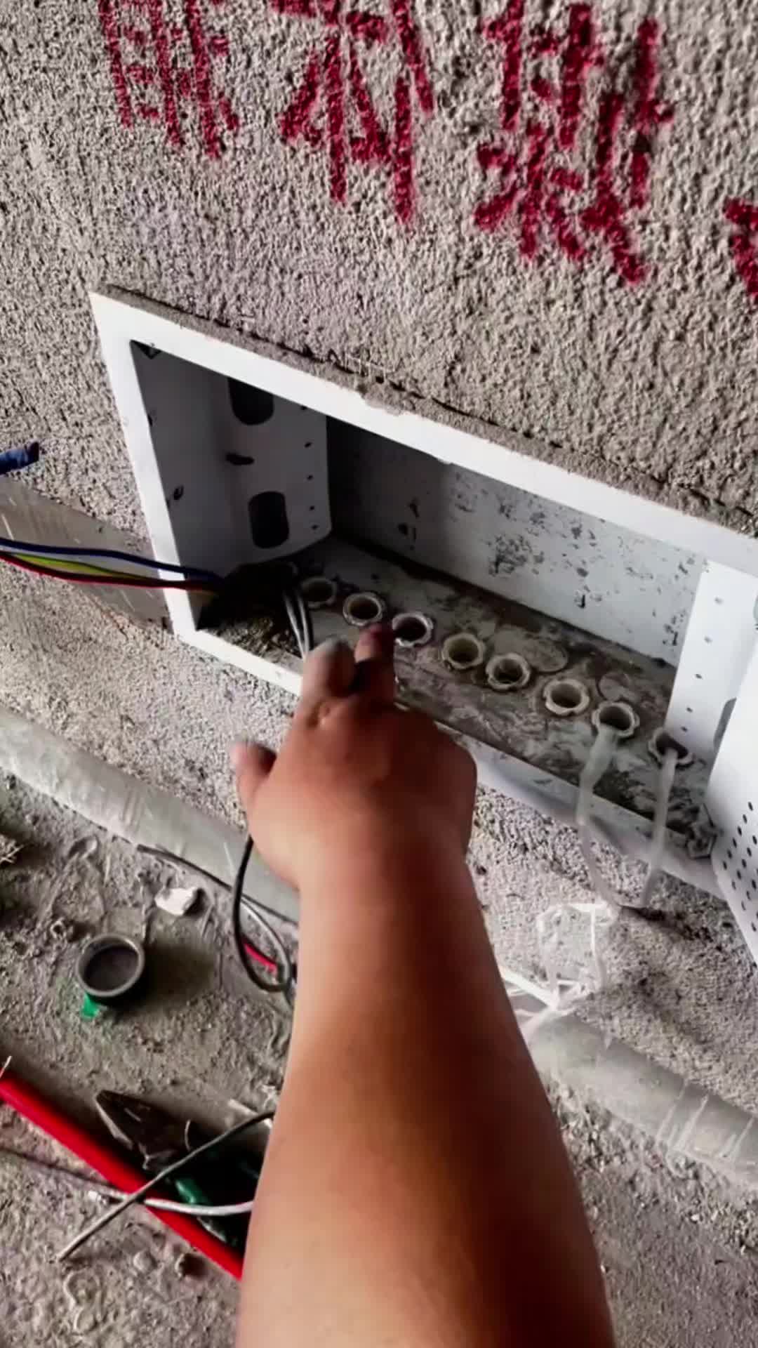 #电工 #地面施工 #布线#电工穿线器