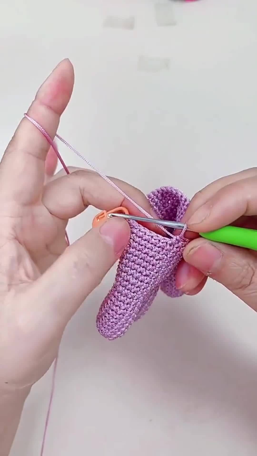 继续分享金手指钩织过程,耶!