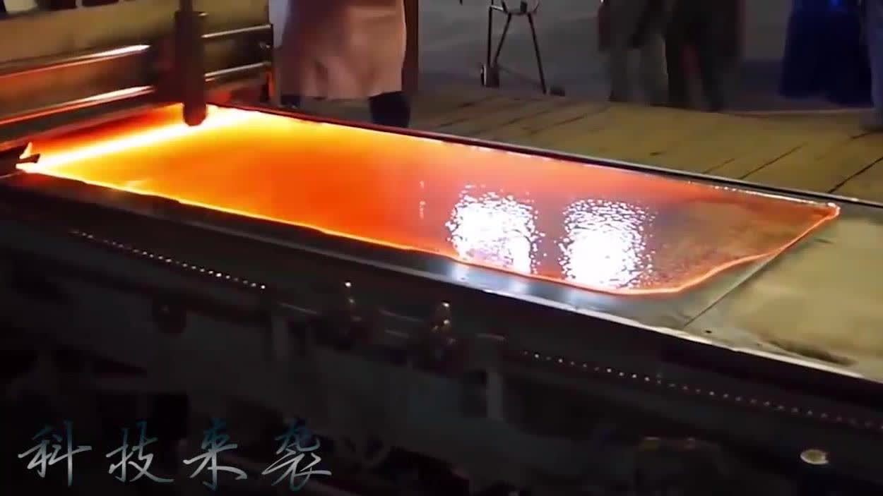 国外玻璃的制作方法,看起来跟摊煎饼一样,一起来见识一下!