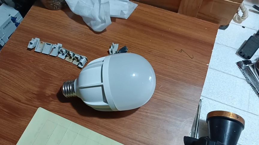 led灯不亮了拆开看看是什么原因