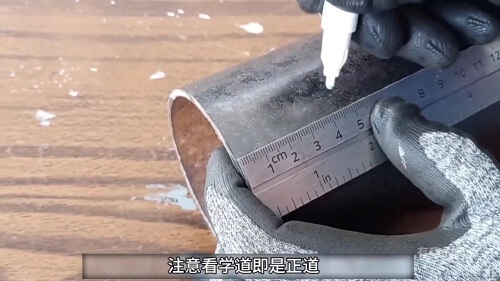 月薪两万的老师傅教你独特的方管对接技术,注意学到即是挣到