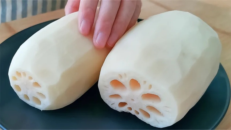 秋天要多吃莲藕,教你好吃做法,不炒不凉拌,出锅比红烧肉还香!