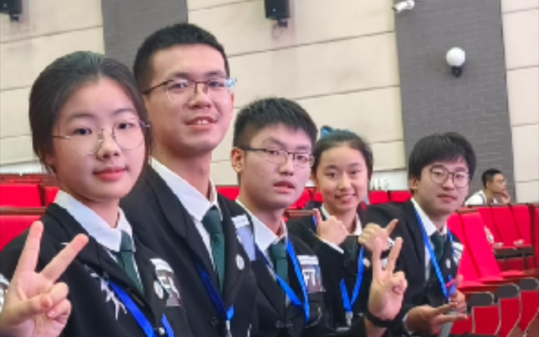 模拟政协优秀委员(√)不愿出道的皖天团(√√)