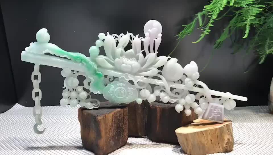 精品翡翠超赞摆件!精工雕刻,匠工出品。