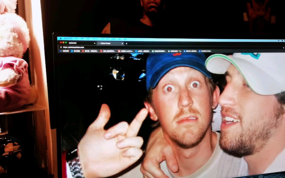 pointerpointer不会吧不会吧,不会还有人封控那么久没有疯吧