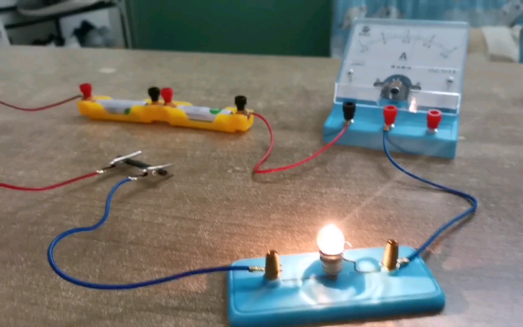 探究石墨的导电性