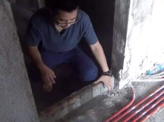 天品正连接;卫生间二排闭水试验测试视频