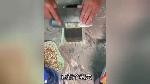 网传用磨刀石能磨出钱?帅小伙揭秘!