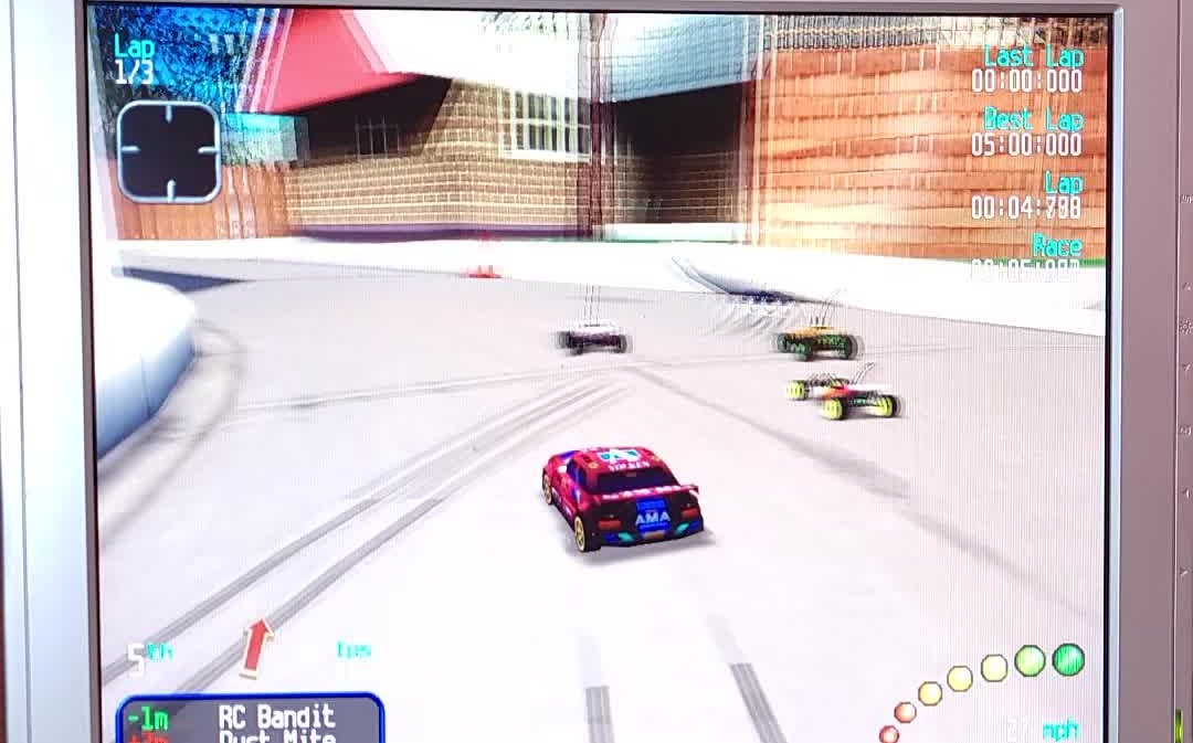 [Win98游戏] 童年快乐之《梦幻遥控车》(RE-VOLT)果然很好玩。