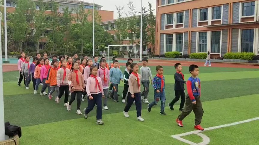 #体育老师的日常工作#记录校园生活 运动会前的队形练习
