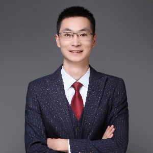 捷尼赛思成都小春春 