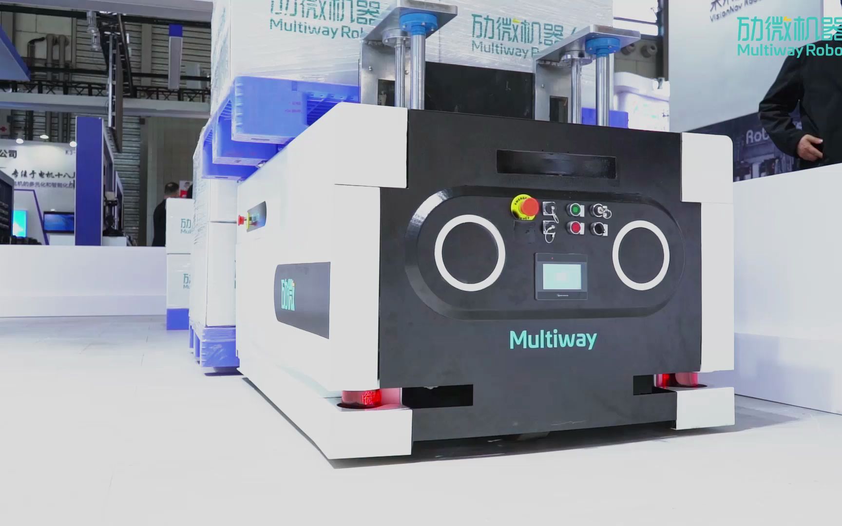 【智能搬运】业界首创无人叉车,横着走都不怕