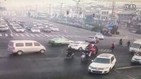 洛阳交警街头被杀 协警被当街捅死 实拍行凶过程_标清