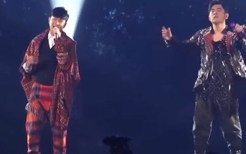 ...复兴】修炼爱情 最长的电影 周杰伦 林俊杰 两个神仙在演唱会上合唱了