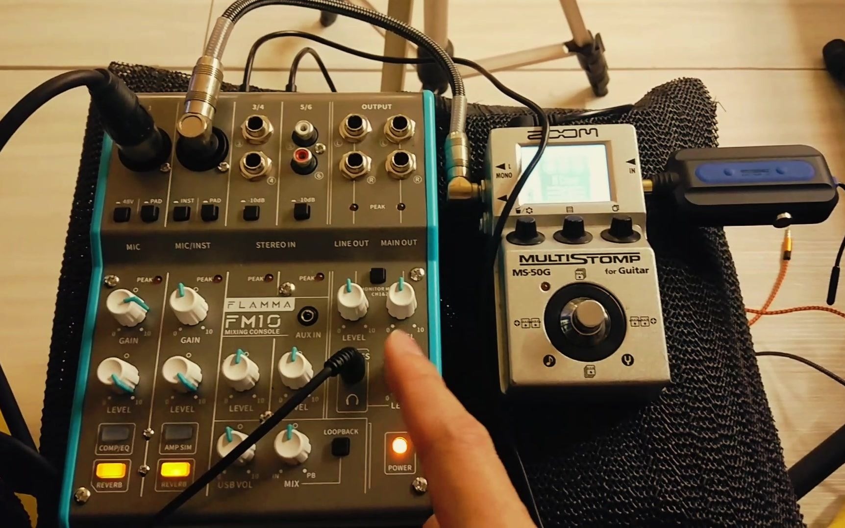 拍设备给大叔看:我的调音台,连手机内录吉他弹唱