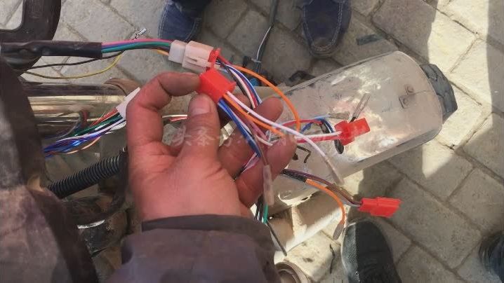 电动三轮车总线更换技巧你知道多少?按照师傅的方法不求人就学会