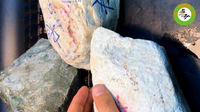 那些切垮的翡翠原石,感知玉石行业的客观真实。