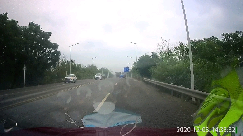 比亚迪宋pro燃油版主动刹车