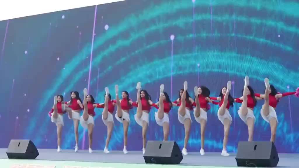 运动女孩!四川队啦啦队舞蹈视频!